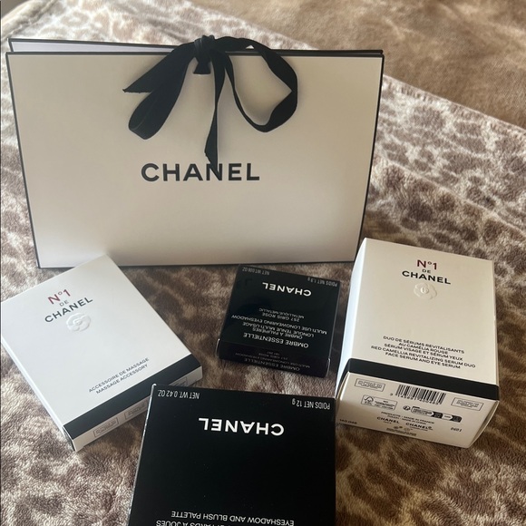 CHANEL | Other | Chanel N Beauty Set With Black And White Empty Boxes ...